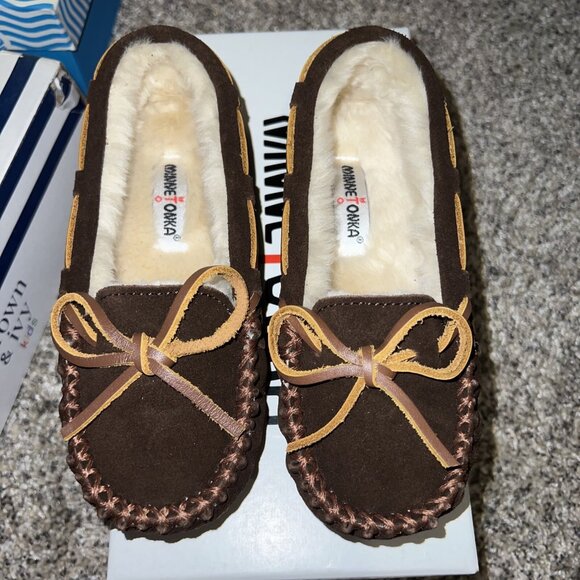 Minnetonka | Shoes | Minnetonka Little Girls Size 2 Chocolate Brown ...